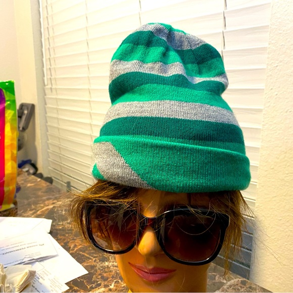 Icebreaker | Accessories | Icebreaker Womens Green Grey Beanie Knitting ...